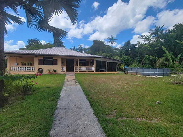 Maison à vendre - Matoury - 4 pièces - 3 chambres