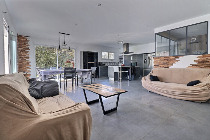 Maison à vendre - Saint-Loubès - 4 pièces - 3 chambres