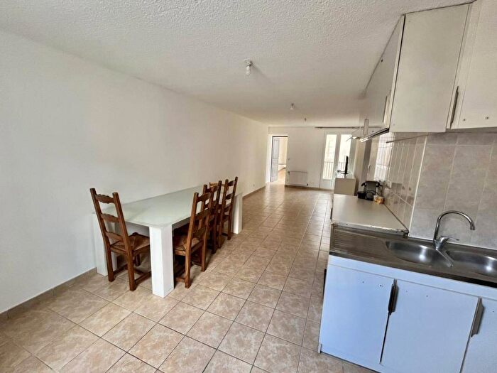 Appartement à louer - centre Ville-La Chartonnière-La Barre, Villefranche-sur-Saône - 3 pièces - 2 chambres