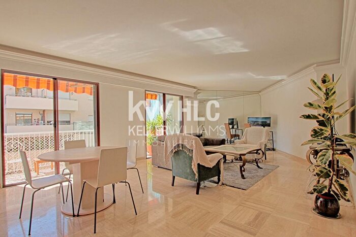 Appartement à vendre - Cannes, Prado, République - 3 pièces - 2 chambres