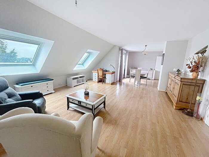 Appartement à vendre - Joué-lès-Tours - 6 pièces - 4 chambres