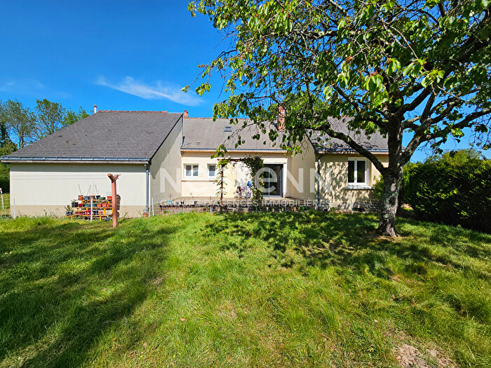 Cré-sur-Loir : Maison 5 pièces à vendre