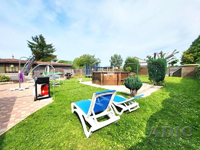 Maison à vendre - Le Plessis-Belleville - 6 pièces - 4 chambres