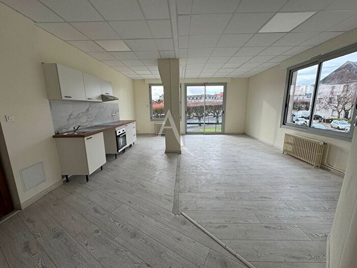 Appartement à louer - Centre Ville, Blois - 3 pièces - 2 chambres