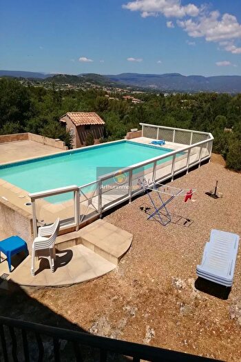 Maison à vendre - Apt - 6 pièces - 4 chambres