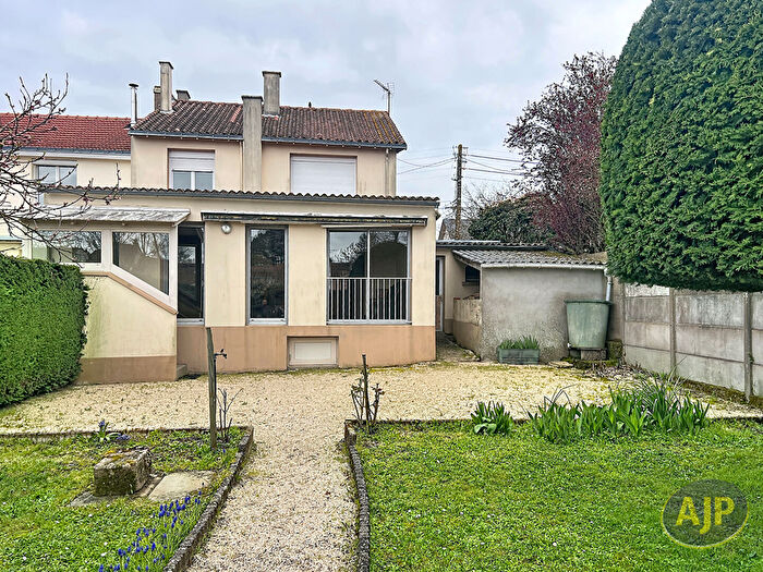 Maison à vendre - Le May-sur-Èvre - 7 pièces - 6 chambres