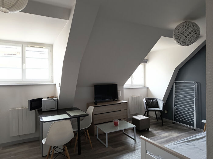 Appartement à louer - Brive-la-Gaillarde, Centre-ville, Pont Cardinal, Champanatier - 1 pièce