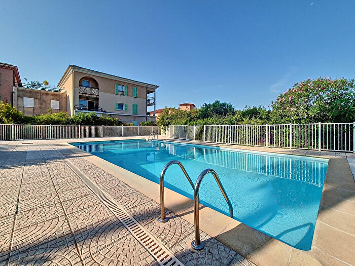 Appartement à vendre - Le Cannet, Aubarède - 3 pièces - 2 chambres