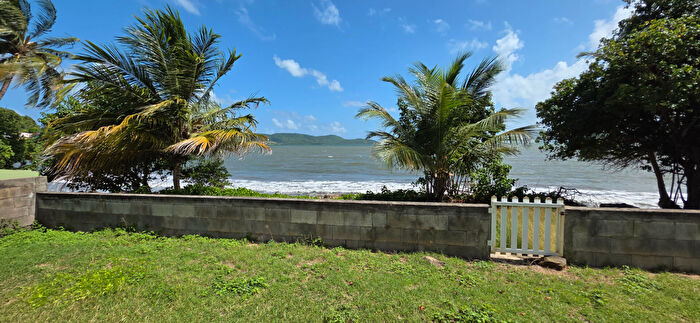 Maison à vendre - La Trinité - 5 pièces - 4 chambres