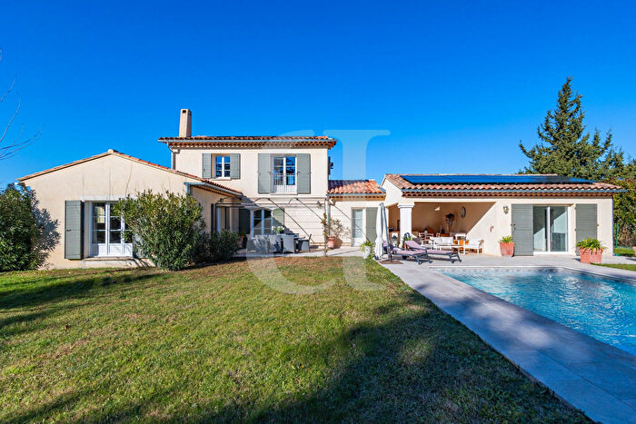 Maison à vendre - Saumane-de-Vaucluse - 6 pièces - 5 chambres