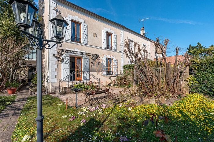 Nogent-sur-Marne, Le Port sous La Lune : Maison 6 pièces à vendre