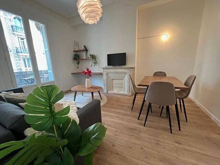 Appartement à louer - Fleurs-Gambetta, Nice - 2 pièces