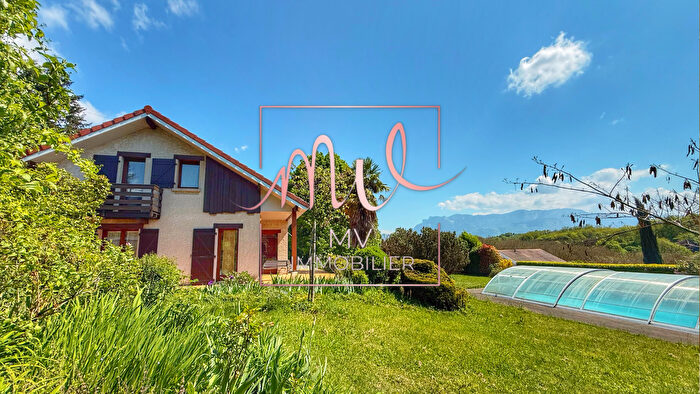 Maison 9 pièces à Renage, à vendre