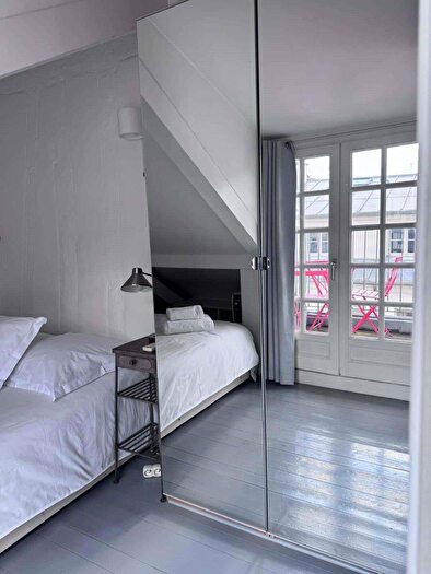 Appartement à louer - Montorgueil-Saint Denis, Paris ème arrondissement - 3 pièces - 1 chambre
