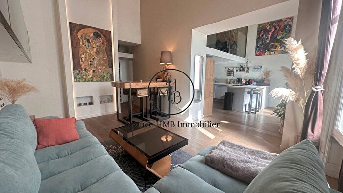 Appartement à louer - Lyon ème arrondissement - 4 pièces - 2 chambres