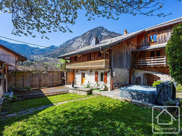 Maison 9 pièces à Le Biot, à vendre
