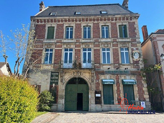 Ay : Maison 12 pièces à vendre