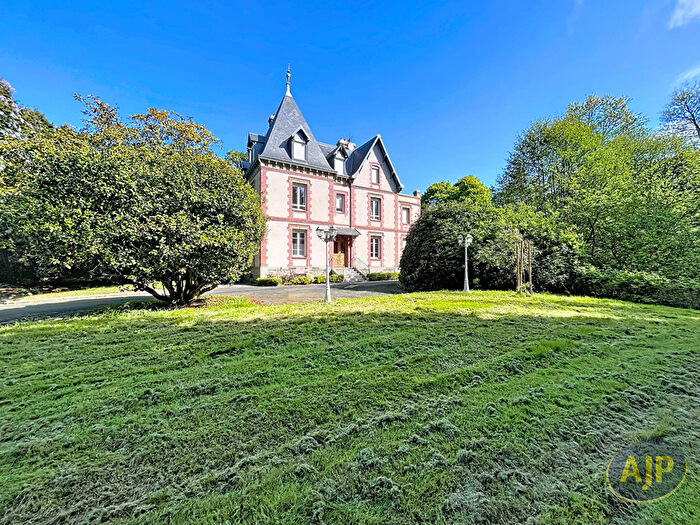 Maison 10 pièces à vendre à Pl uc-sur-Lié, Ploeuc-sur-Lié