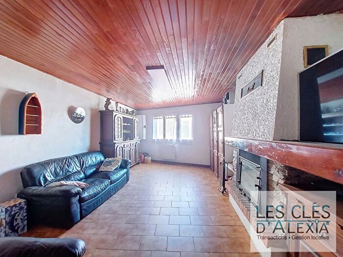 Maison à vendre - Échalas - 6 pièces - 3 chambres