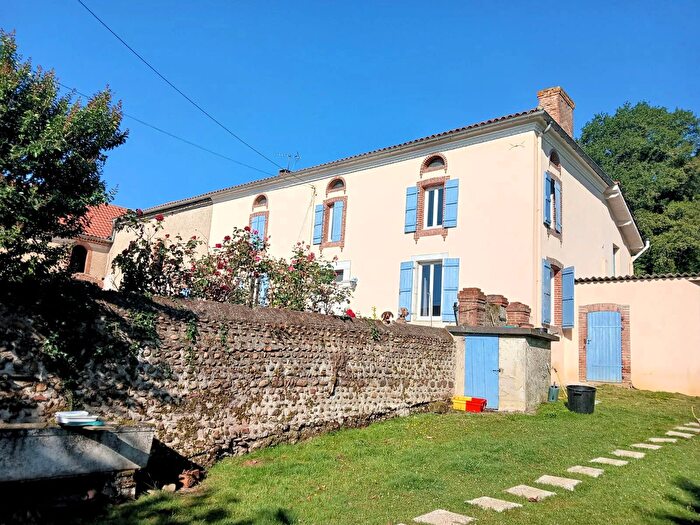 Maison à vendre - Vic-en-Bigorre - 7 pièces - 3 chambres