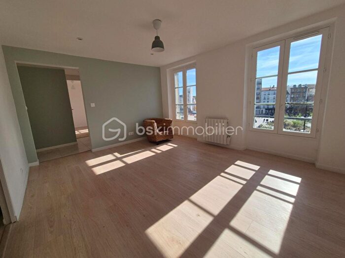 Appartement 3 pièces à Saint-Denis, Centre-ville, Basilique, à vendre