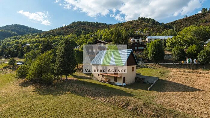 Maison 4 pièces à Beuil, à vendre