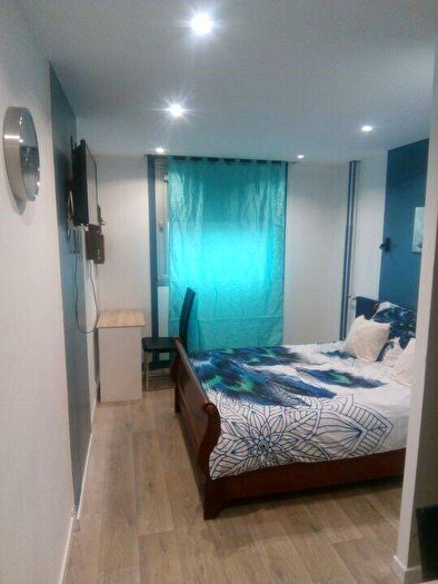 Appartement 1 pièce à louer - Hôtel de Ville, Courbevoie