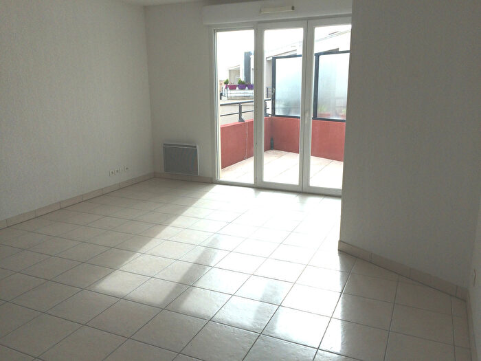 Appartement à louer - Cagnes-sur-Mer, La Gare, Les Plans, Hippodrome - 2 pièces - 1 chambre