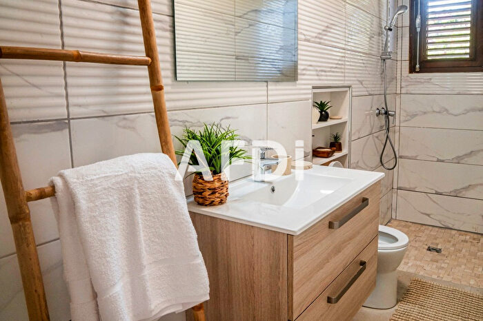 Appartement 4 pièces à louer à Case-Pilote