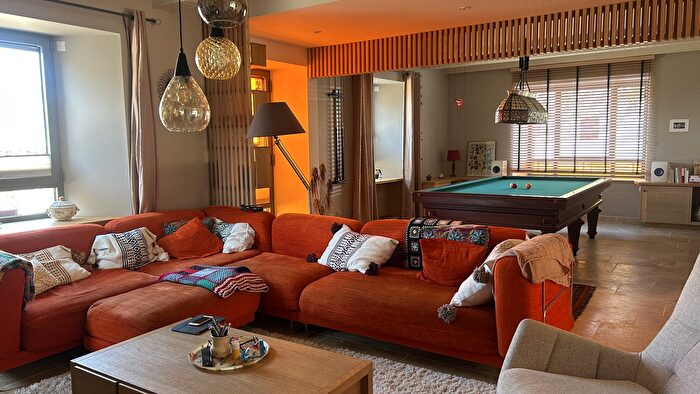 Maison à vendre - Sainte-Geneviève-sur-Argence - 9 pièces - 4 chambres