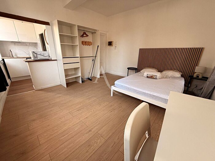 Centre Ville, Carcassonne : Appartement 1 pièce à louer