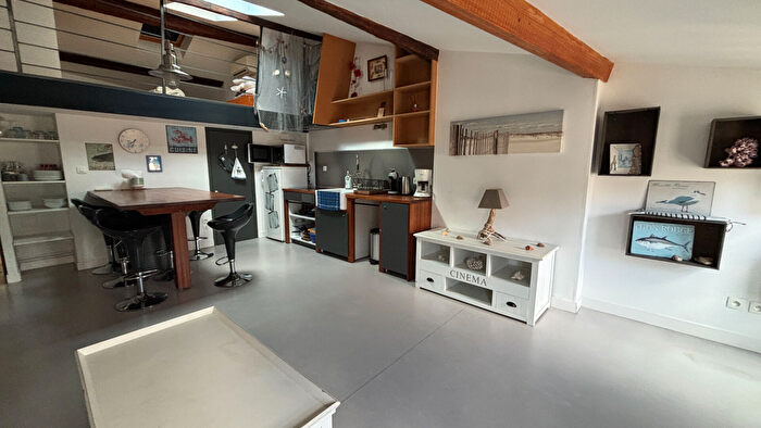 Appartement 3 pièces à La Rochelle, Centre-ville, Vieux-port, Marché, à louer