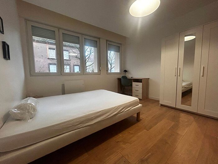 Appartement à louer - Charlemagne, Thionville - 1 pièce