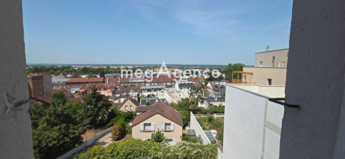 Saint-Cyr-l'École, Hôtel de ville : Appartement 2 pièces à vendre