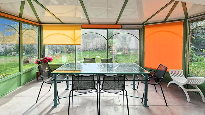 Saint-Saturnin-lès-Avignon : Maison 7 pièces à vendre