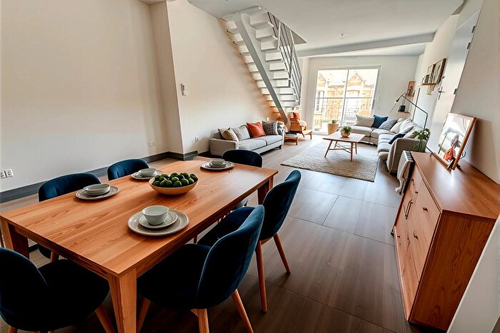 Appartement à vendre - Les Sables-dOlonne, Gare - 5 pièces - 4 chambres