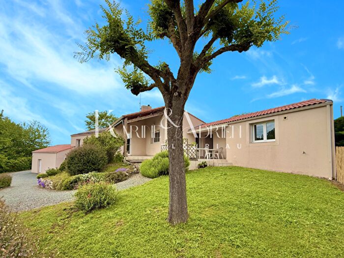 Maison 9 pièces à vendre à Longèves