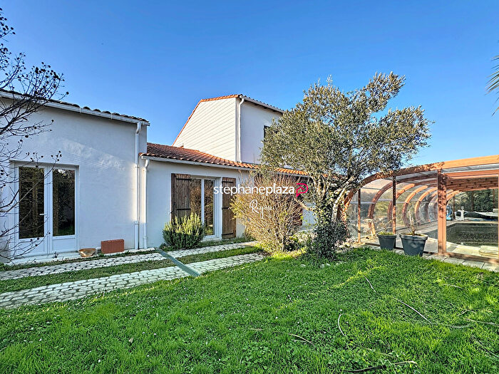 Maison à vendre - Saint-Georges-de-Didonne, Vallières - 11 pièces - 8 chambres