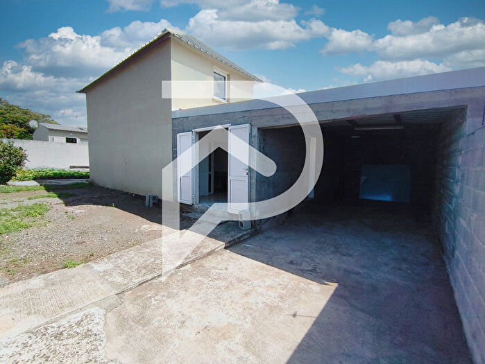 Maison à vendre - Saint-Pierre, Basse Terre les Bas, Basse Terre les Hauts, Les Casernes - 4 pièces - 3 chambres