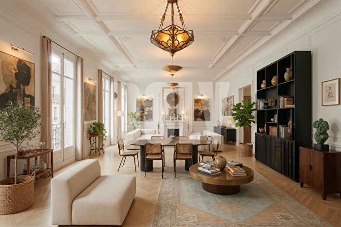 Paris 9ème - Appartement 5 pièces à vendre