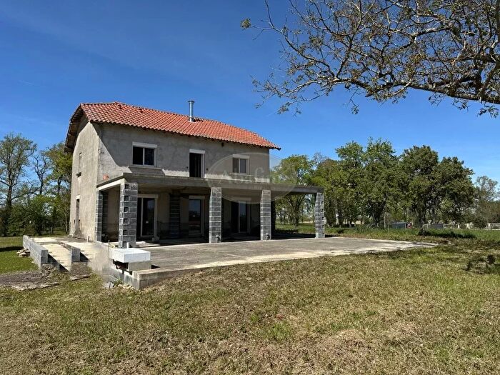 Maison à vendre - Lécussan - 5 pièces - 3 chambres
