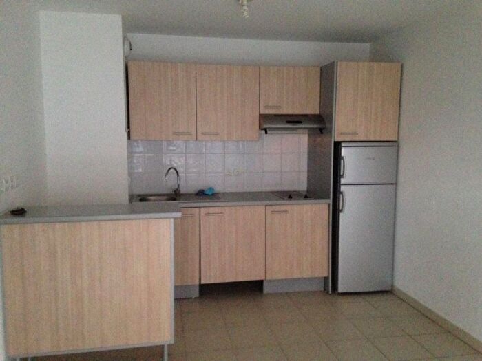 Appartement à louer - Corbeil-Essonnes, Pressoir, Prompt - 3 pièces - 2 chambres
