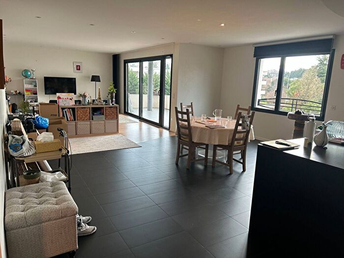 Appartement à louer - Ouest, Saint-Genis-Pouilly - 5 pièces - 4 chambres