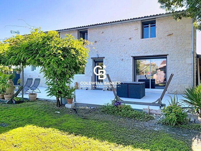 Maison à vendre - Nantillé - 8 pièces - 4 chambres