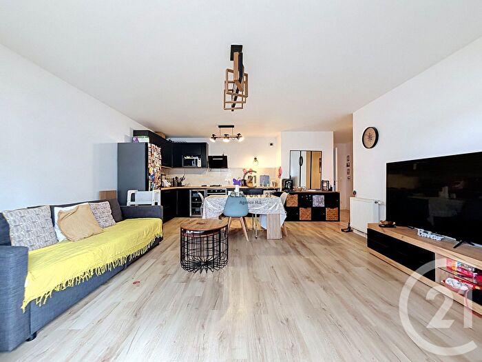 Appartement 3 pièces à Chelles, Centre-ville, Gare, Abbesses, à vendre