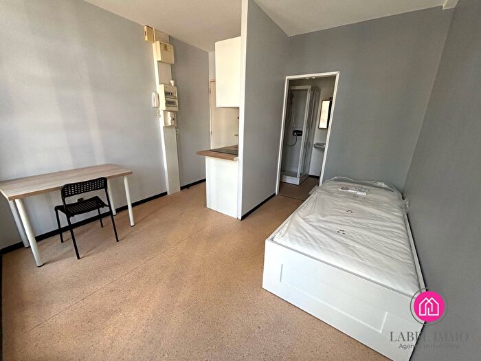 Appartement 1 pièce à louer à Centre-Neuf Bourg-Quesnoy-Delsaux-Musée-Cannoniers-Gare, Valenciennes