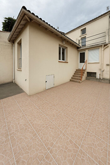 Maison à vendre - Sainte-Livrade-sur-Lot - 3 pièces - 2 chambres