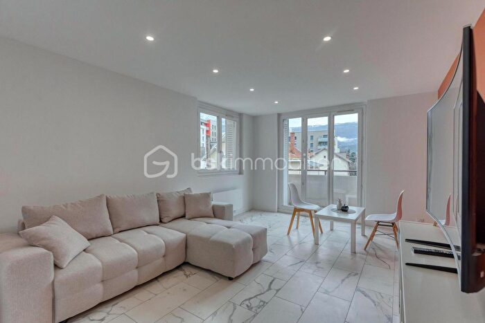 Grenoble, Eaux-Claires, Mistral : Appartement 3 pièces à vendre