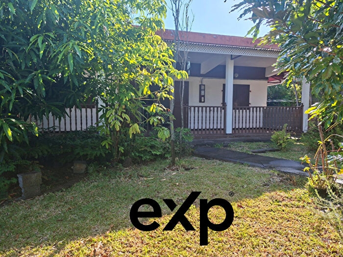 Maison à vendre - Saint-Paul, Bois de Nèfles - 4 pièces - 3 chambres