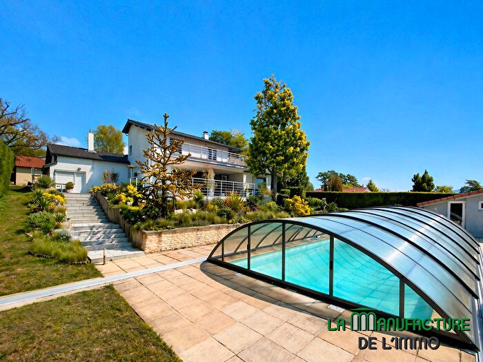 Maison 11 pièces à vendre - Saint-Genest-Lerpt